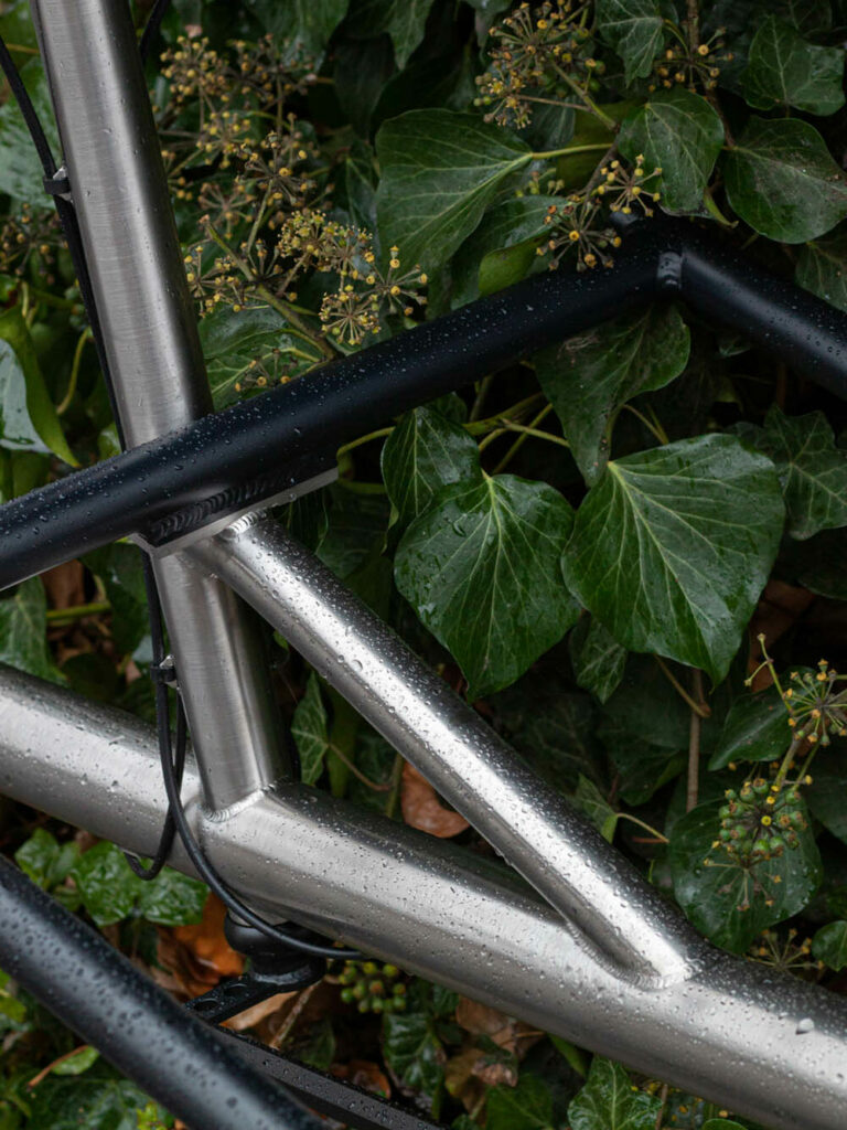 Titanium - A unique material - OMNIUM Cargo Official Shop